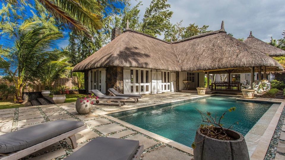 Beach front villa rentals in Mauritius | Villanovo
