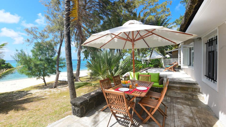 Beach front villa rentals in Mauritius | Villanovo