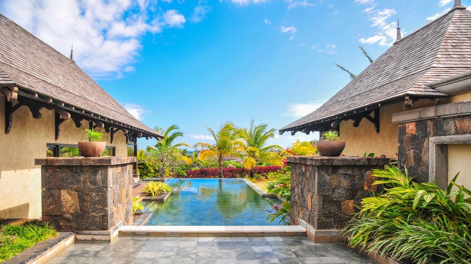 Beach front villa rentals in Mauritius | Villanovo