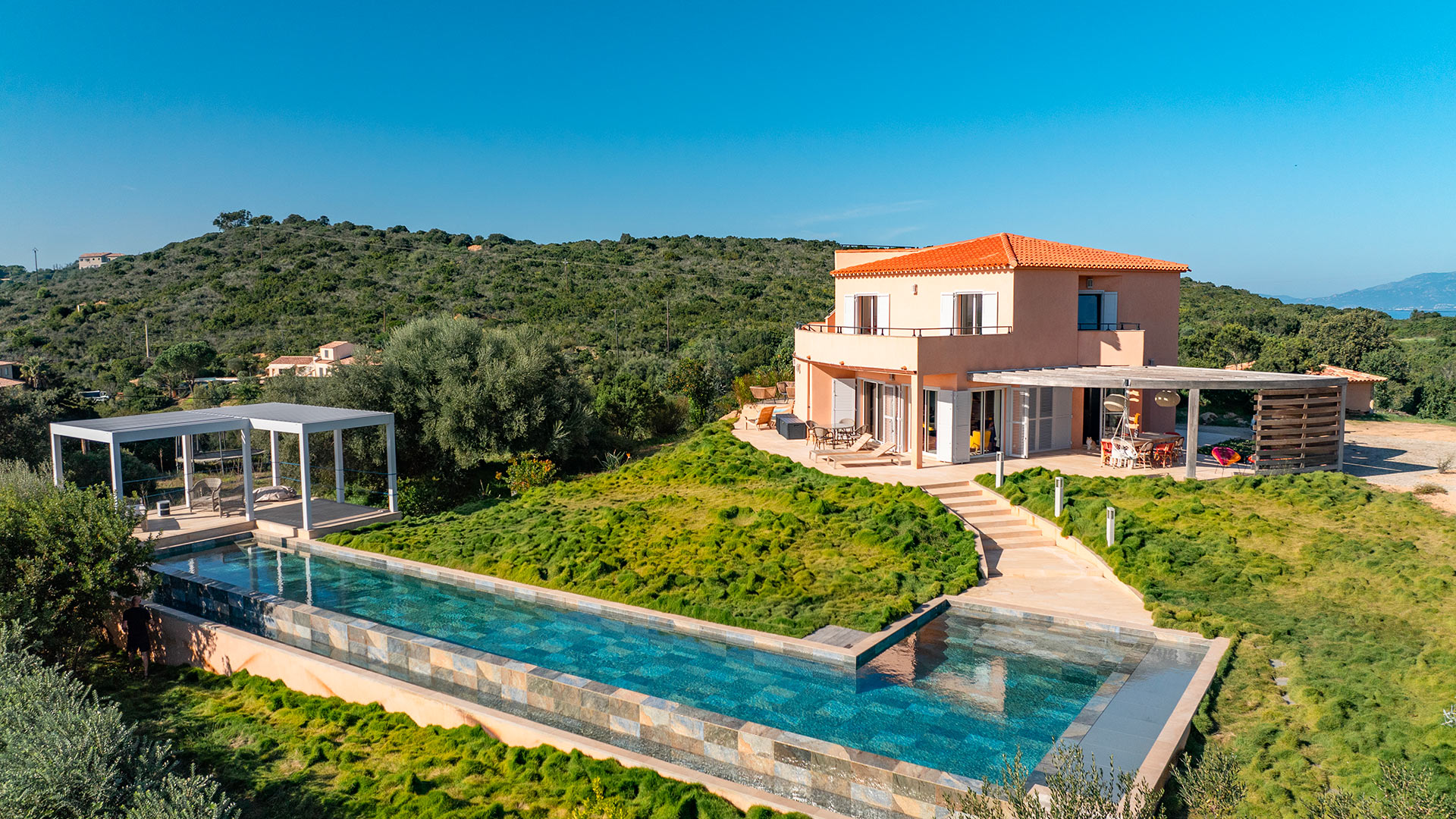 Villa Kalinda - Villa rental in Portigliolo, Corsica | Villanovo